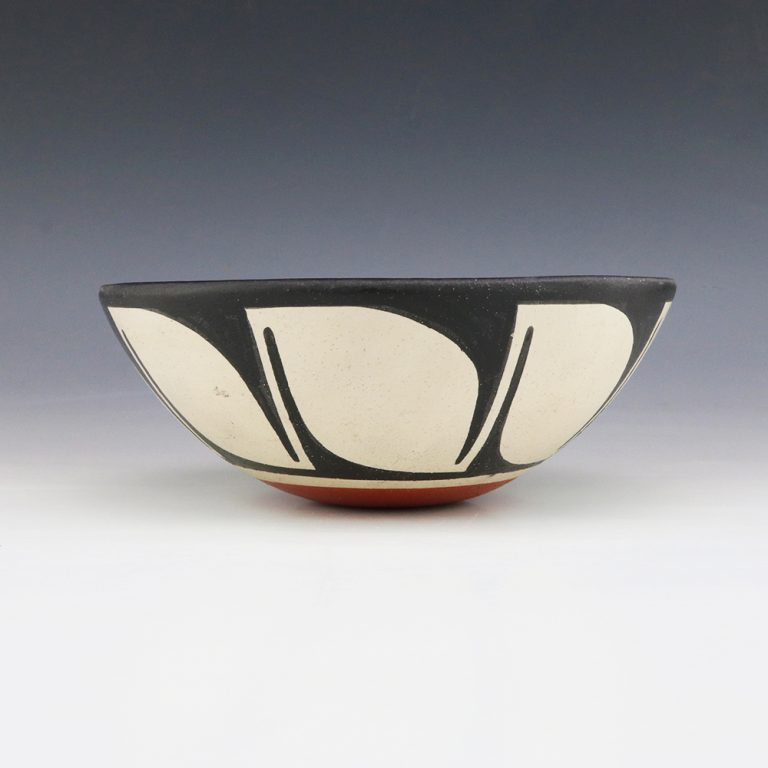 KEWA POTTERY BOWL BY BILLY VEALE NATIVE AMERICAN | The Crow and The Cactus