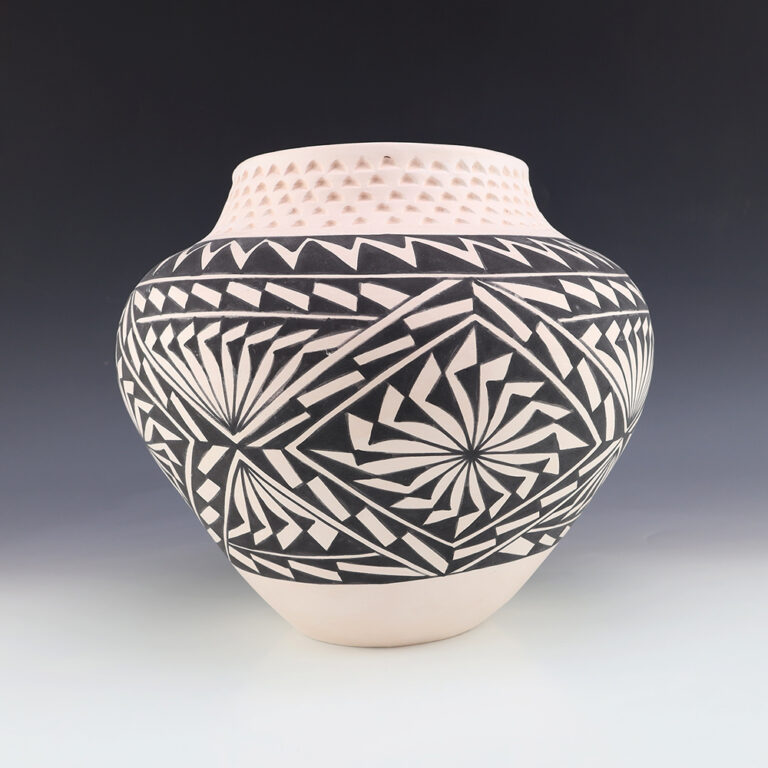 ACOMA POTTERY OLLA BY BEVERLY GARCIA | The Crow and The Cactus