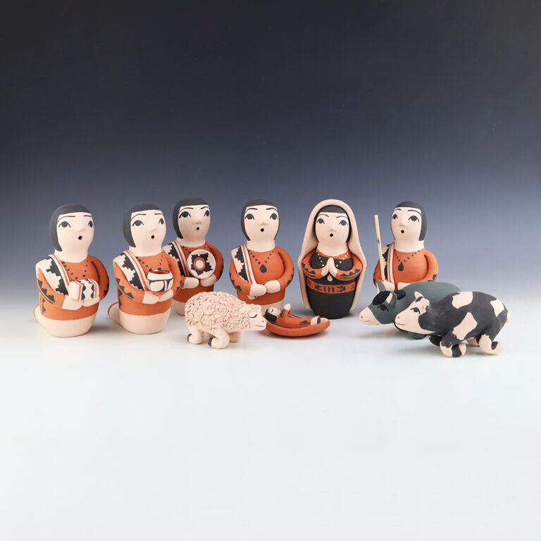 SANTO DOMINGO POTTERY NATIVITY BY ANGEL & RALPH BAILON | The Crow and ...