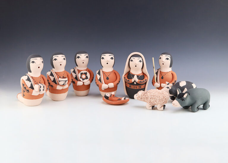 SANTO DOMINGO POTTERY NATIVITY BY ANGEL & RALPH BAILON | The Crow and ...