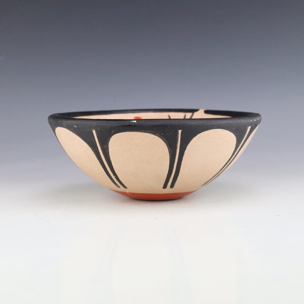 DEER POTTERY BOWL BY ROSE PACHECO KEWA | The Crow and The Cactus