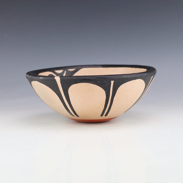 DEER POTTERY BOWL BY ROSE PACHECO KEWA | The Crow and The Cactus
