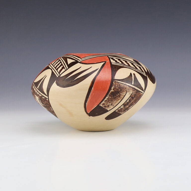 NATIVE AMERICAN HOPI POTTERY VASE BY ADELLE NAMPEYO | The Crow and The ...